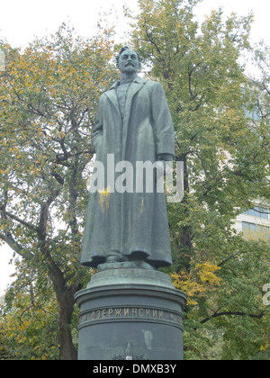 Felix Dzerzhinsky statue in the Graveyard of Fallen Monuments in Moscow ...