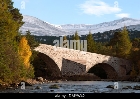 invercauld bridge on royal deeside by ballater with river dee Stock ...