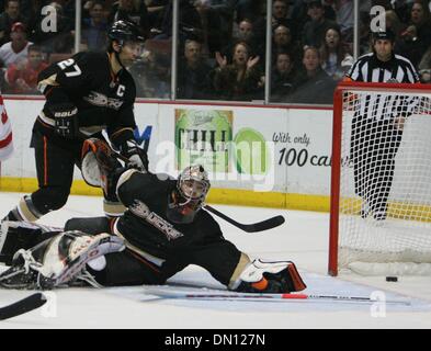 NHL HOCKEY, JONAS HILLER, SCOTT NIEDERMAYER, SCOTTIE UPSHALL, The Stock ...
