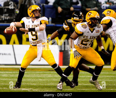 Jan. 09, 2010 - SAN ANTONIO, TX, USA - Seantrel Henderson (77) and ...