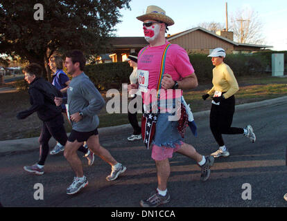 Feb 04, 2006; San Antonio, TX, USA; "Calispo" the clown, aka Michael ...