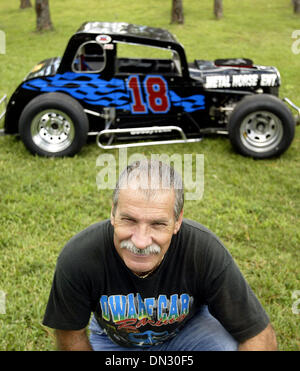 Nov 08, 2006; Palm Beach, FL, USA; Aron Bell, a Holocaust survivor, 77 ...