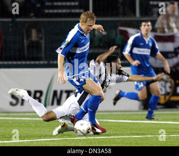 September 30, 2006 - Vancouver forward David Testo (11) in action ...