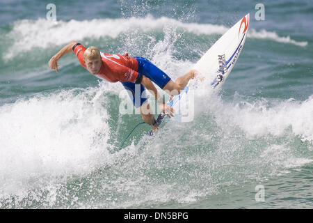 Aug 24, 2006; Hossegor, FRANCE; DUSTIN BARCA (Haw) placed second behind ...