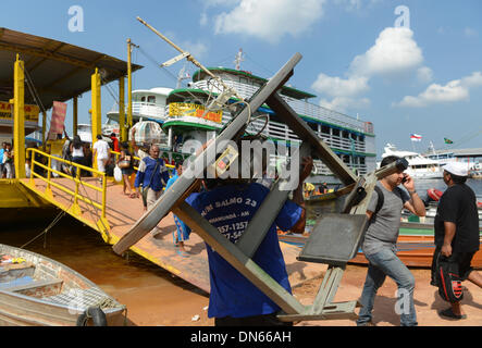 Manaus, Brazil. 11th Dec, 2013. Typical Amazon boats are docked in the ...