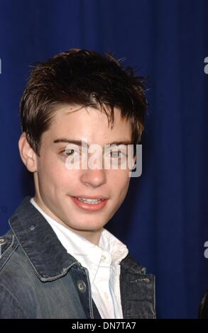 May 16, 2002 - K25098AR: 5/16/02.THE FOX 2002-03 SEASON UPFRONT EVENT ...