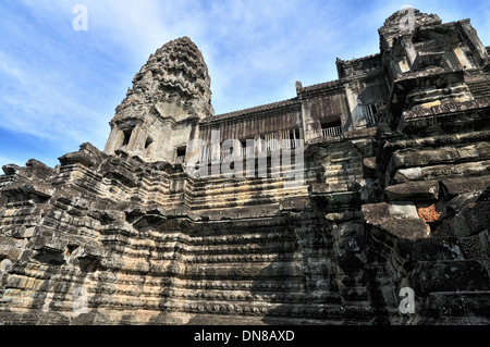 CAMBODIA, ANGKOR, ANGKOR WAT, CENTRAL STRUCTURE, STEPS TO CRUCIFORM ...