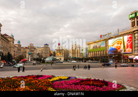 Kiev Independence Square (Maidan Nezalezhnosti Майдан Незалежності ...