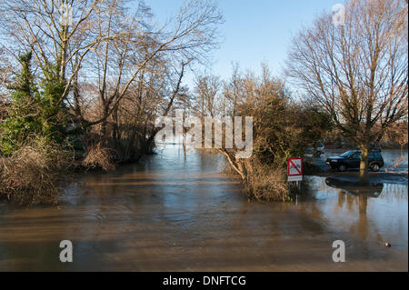 Flooding in Tonbridge, Kent, UK caused by the River Medway overflowing ...