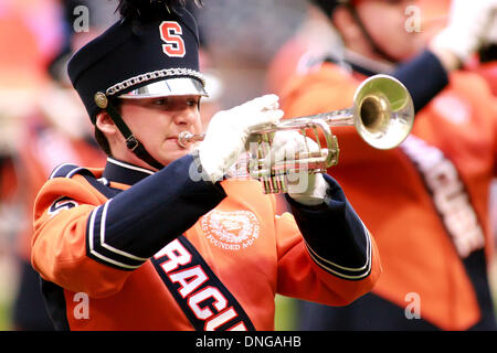 Houston, Texas, USA. 27th Dec, 2017. Missouri Tigers running back Larry ...