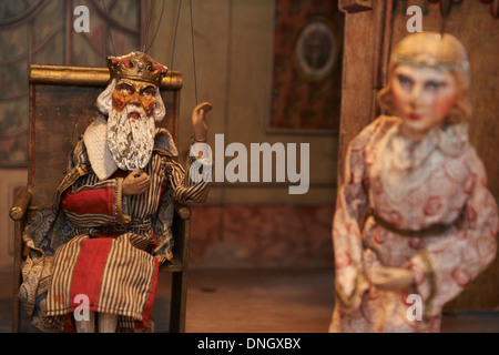 Vintage puppet theater - show - King and Princess Stock Photo - Alamy