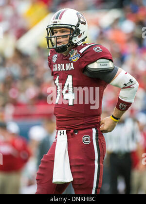South Carolina quarterback Connor Shaw runs the ball against Wofford in ...