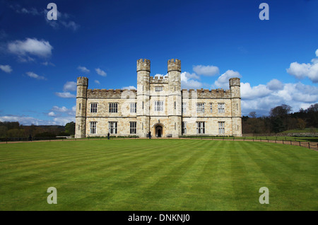 Castle in England Stock Photo - Alamy
