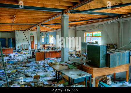 An empty abandoned office building floor Stock Photo: 49594227 - Alamy