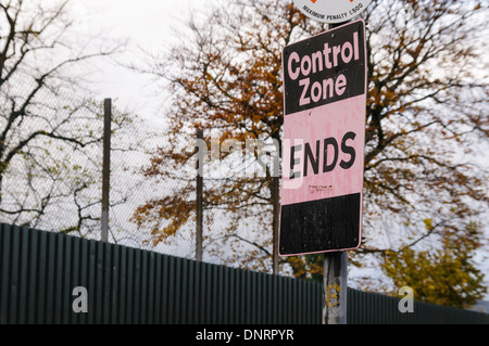 PARKING ZONE ENDS HERE Stock Photo - Alamy