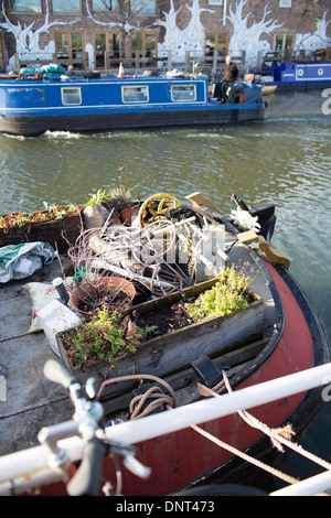 Houseboat on River Lee Navigation, Hackney Wick, London, United Kingdom ...