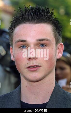 REIGN OF FIRE (2002) SCOTT MOUTTER ROFI 018-1 Stock Photo - Alamy