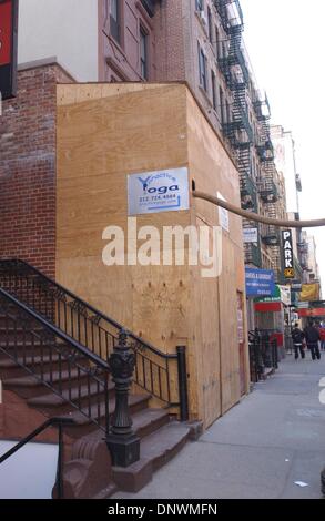 Mar. 7, 2002 - K24341 JERRY SEINFELD BUILDS PRIVATE GARAGE .W.83RDST ...