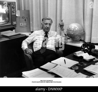 Feb. 19, 2001 - WALTER CRONKITE WITH WIFE BETTY AND DAUGHTER NANCY.Â ...