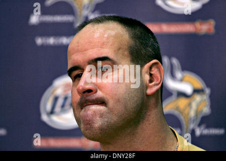 Minnesota Vikings head coach Mike Tice reacts after a first quarter ...