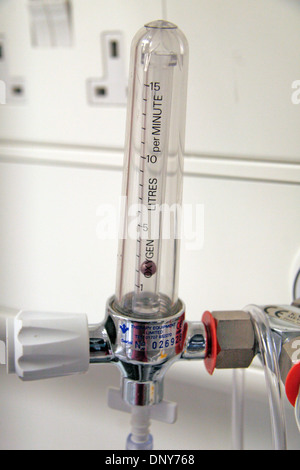 Close-up of oxygen flowmeter in hospital room Stock Photo - Alamy