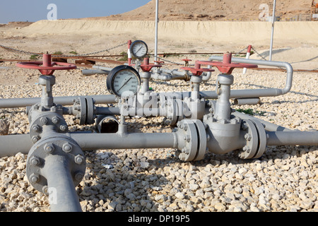 Oil and gas pipeline in the desert of Bahrain, Middle East Stock Photo ...