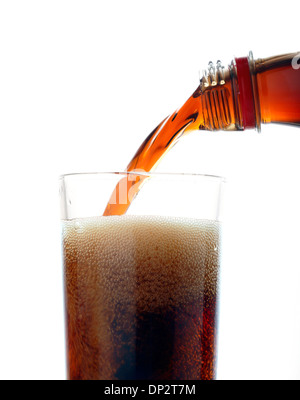 detail of fizzy and carbonated cola drink on purple background Stock ...