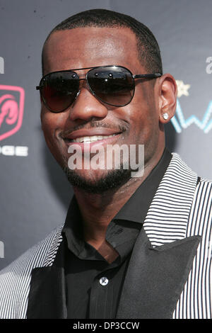 LEBRON JAMES 2006 BET AWARDS SHRINE AUDITORIUM DOWNTOWN LOS ANGELES USA ...