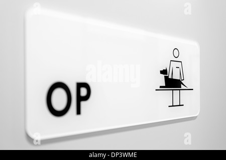 Operating room sign Stock Photo - Alamy
