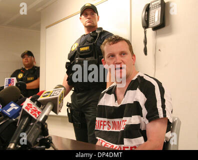 Aug 07, 2006; Phoenix, AZ, USA; DALE HAUSNER and another man are in ...