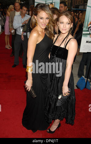 HAYLIE DUFF, HILARY DUFF, MATERIAL GIRLS, 2006 Stock Photo - Alamy