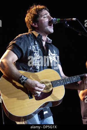 Sep 14, 2006; Fayetteville, NC, USA; Musician STEVE AZAR performs live ...