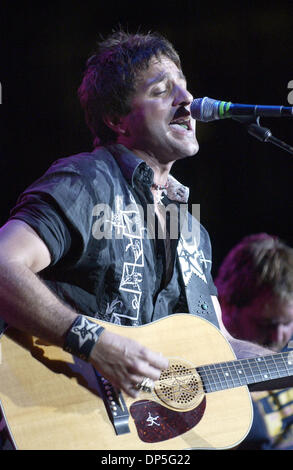 Sep 14, 2006; Fayetteville, NC, USA; Musician STEVE AZAR performs live ...