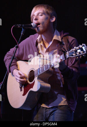 Sep 15, 2006; Raleigh, NC, USA; Musician KEVIN DEVINE performs live as ...