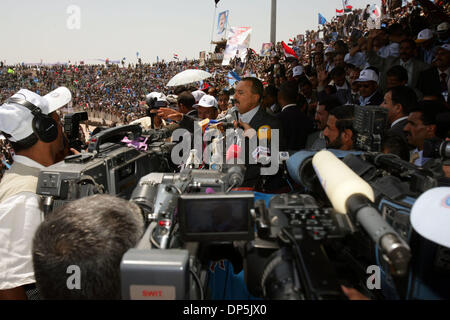 Sep 16, 2006; Dhamar, YEMEN; President Ali Abdullah Saleh waits to ...