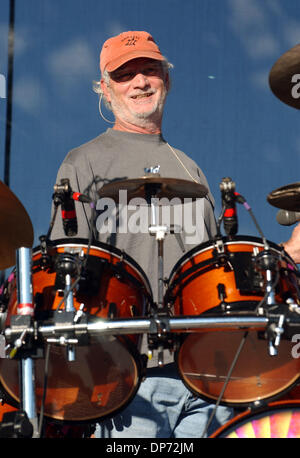 Grateful Dead drummer Bill Kreutzmann speaks at the Madison Square ...