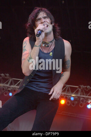 Nov 01, 2006; Raleigh, NC, USA; Singer AUSTIN WINKLER of the band ...