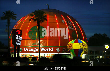 The World's largest Orange in Kissimmee was handcrafted from foam in ...