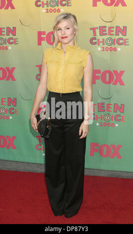 Kristen Bell at the TEEN CHOICE Awards at the Universal Amphitheatre in ...
