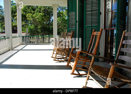 Beauvoir, the Jefferson Davis Home and Presidential Library. Statue of ...