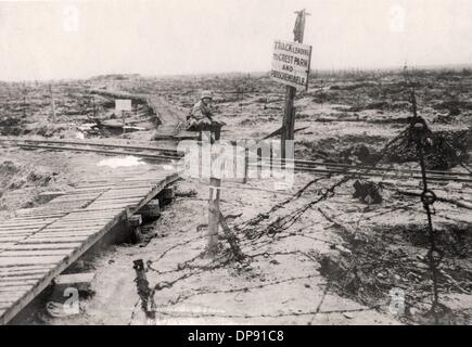 world war i, British soldiers, swamp terrain, ww1, wwi, world war one ...