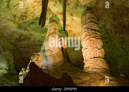 Giant Dome (R), Hall of Giants, Big Room, Carlsbad Caverns National ...