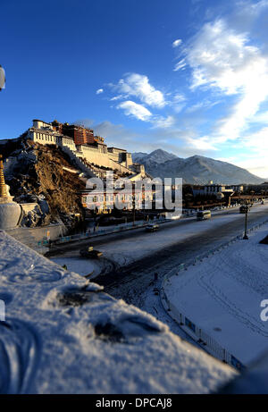 Lhasa. 12th Jan, 2014. Photo taken on Jan. 12, 2014 shows the snow ...