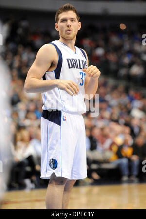 Dallas Mavericks guard Gal Mekel (33) pushes his way around Indiana ...