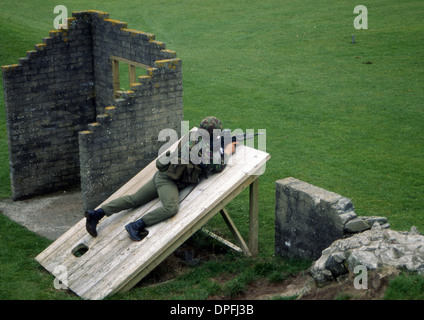 British army solders live firing on the ETR range northern Ireland ...