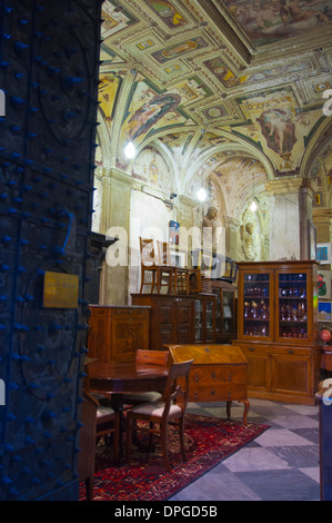 Piazza Campetto square centro storico the old town Genoa Liguria region ...