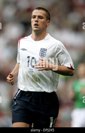 MICHAEL OWEN REAL MADRID CF & ENGLAND HOME DEPOT CENTER CARSON LOS ...