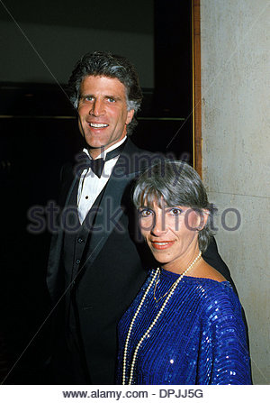Sept. 21, 2006 - TED DANSON WITH HIS WIFE CASSANDRA COATES DANSON Stock ...