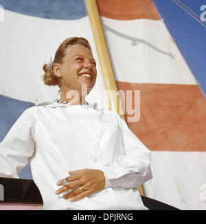 July 11, 2006 - JUNE ALLYSON WITH ALFRED GLENN MAXWELL.A830-5B.SUPPLIED ...