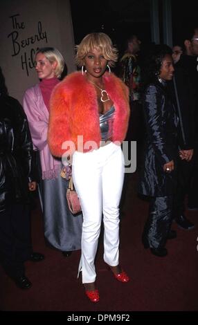 Mar 14, 2000; Los Angeles, CA, USA; Actor ALBERT FINNEY @ the 'Erin ...